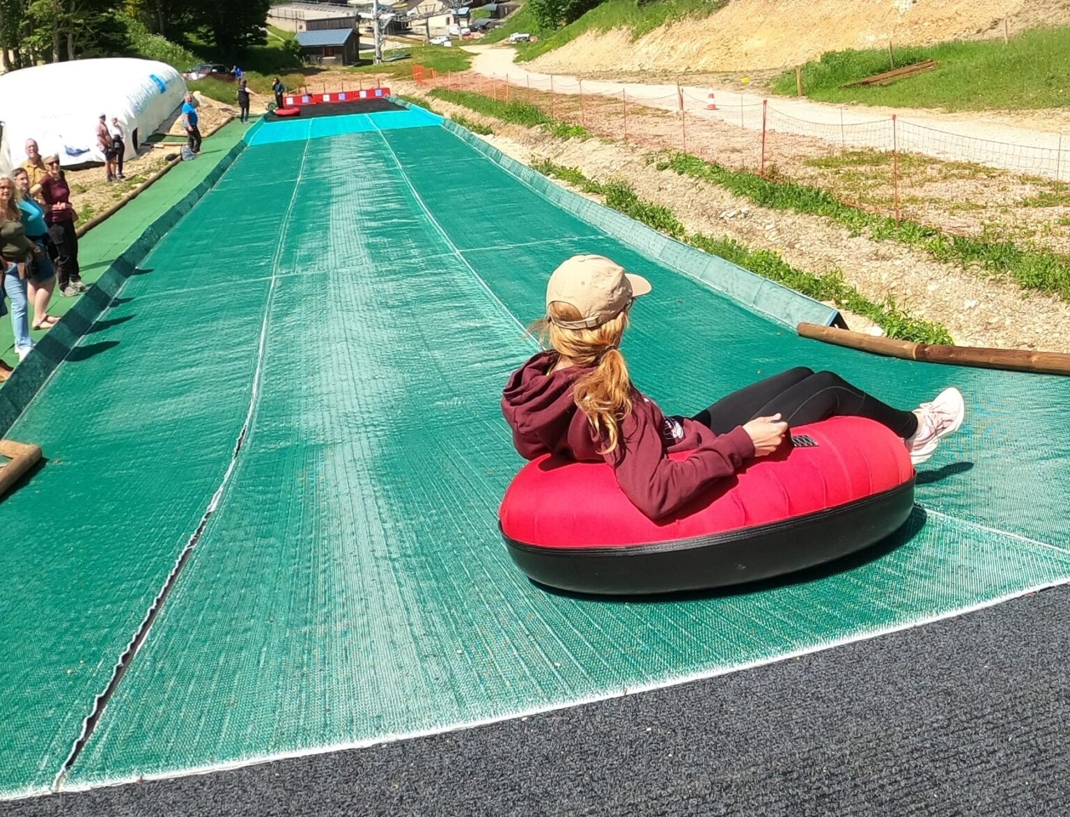 Tubing & Air Bag Jump - Les Stations De Ski de la Drôme